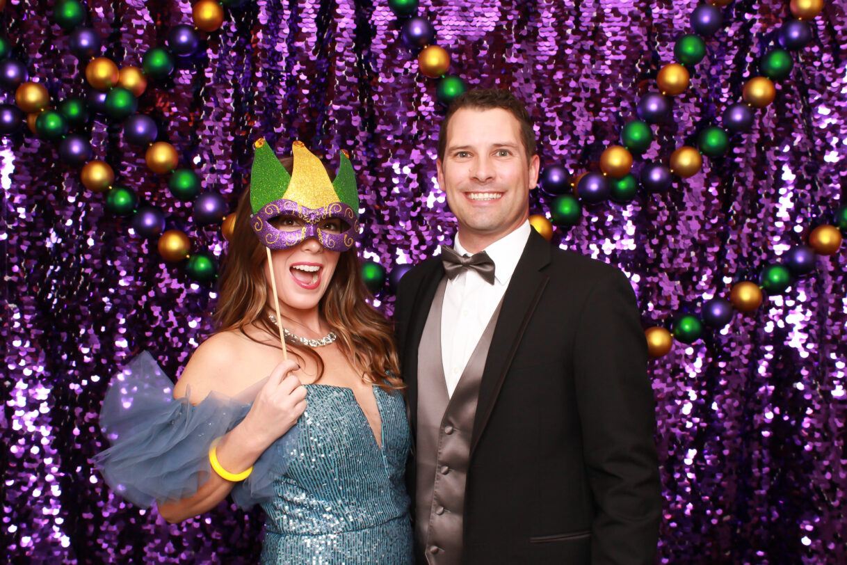 BASH BOOTH – Modern + Fun Photo Booth